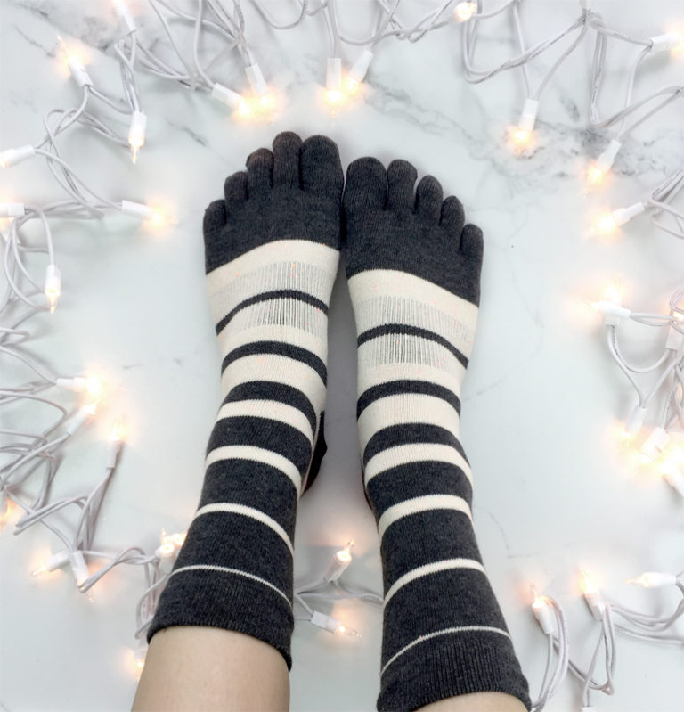 Vionic Footwear + ToeSox, Socks with Toes Review & GIVEAWAY | ShoeTease