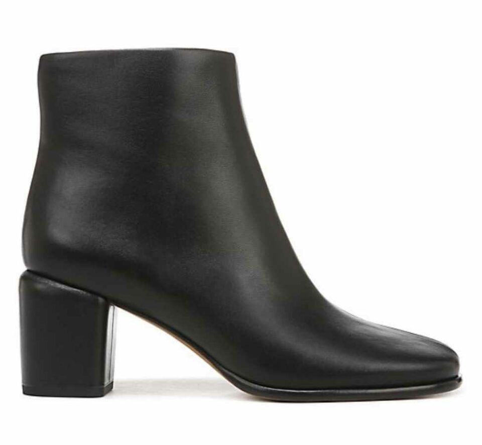 How to Create a Customizable Capsule Shoe Wardrobe with 9 Shoes