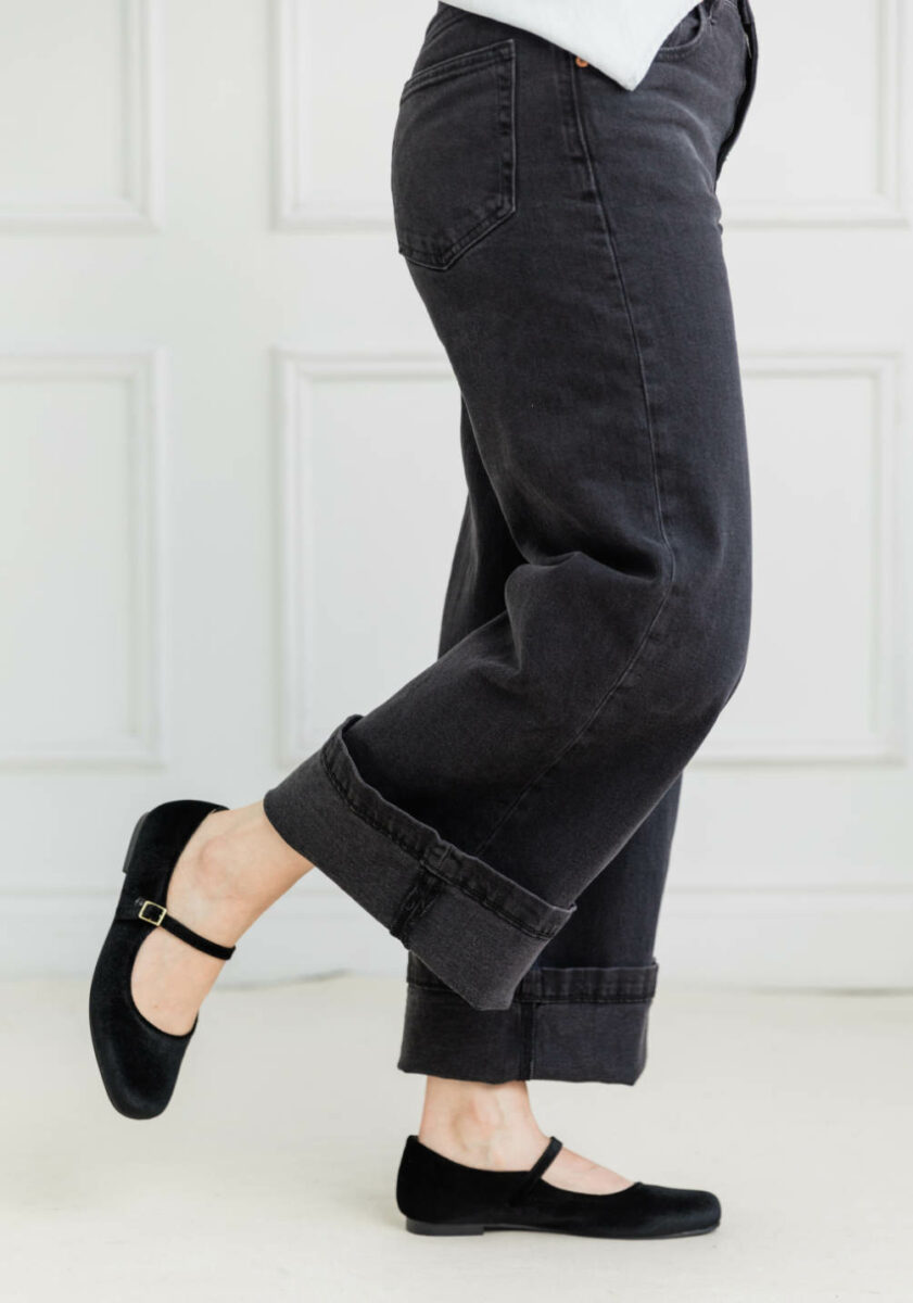 What Shoes to Wear with Wide Leg Jeans for Fall/Winter Outfits